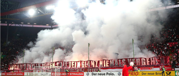 1. FC Kaiserslautern kritisiert Pyro-Aktion beim Pokalspiel – liga2 ...