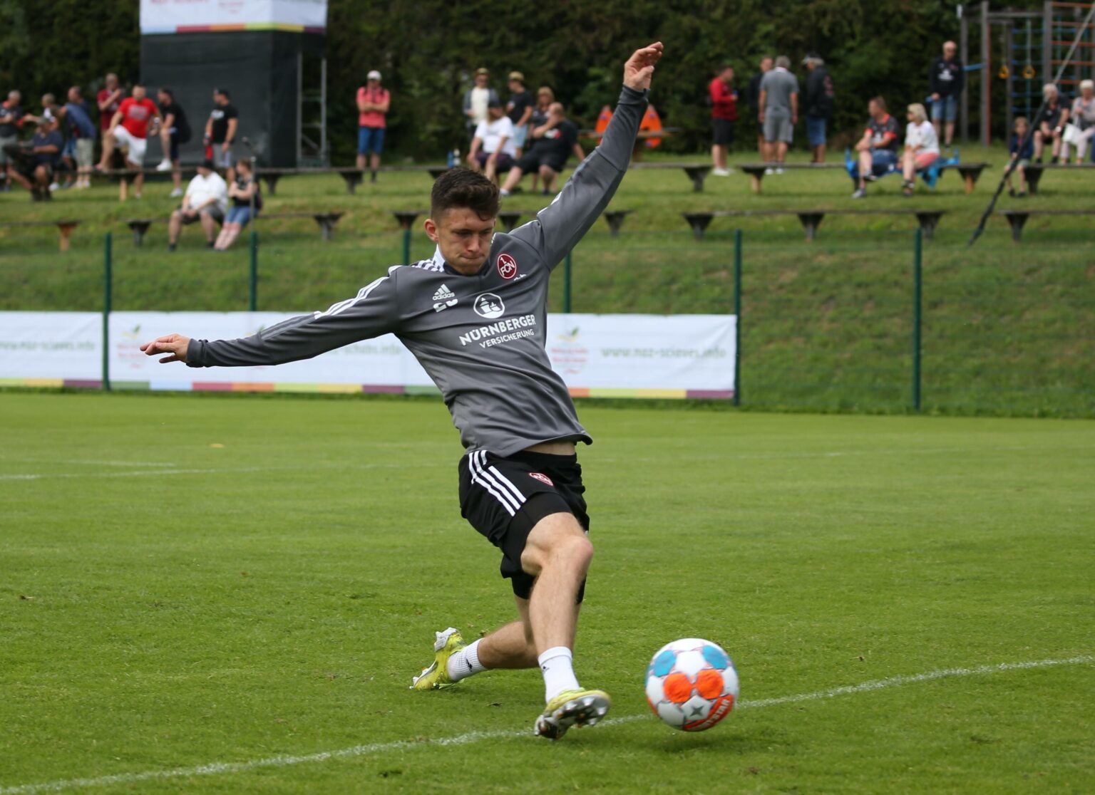 Nürnbergs Rosenlöcher wechselt nach Aue – liga2-online.de