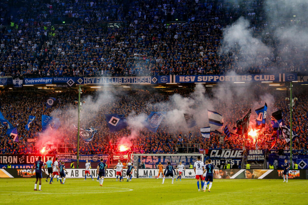 Pyrotechnik: 37.000 Euro Geldstrafe für den Hamburger SV – liga2-online.de