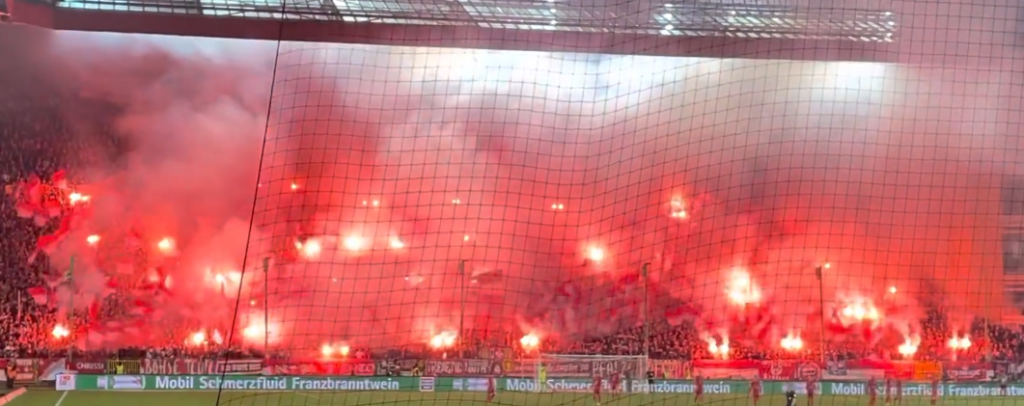 Video: FCK-Fans zünden große Pyroshow vor Derby – liga2-online.de