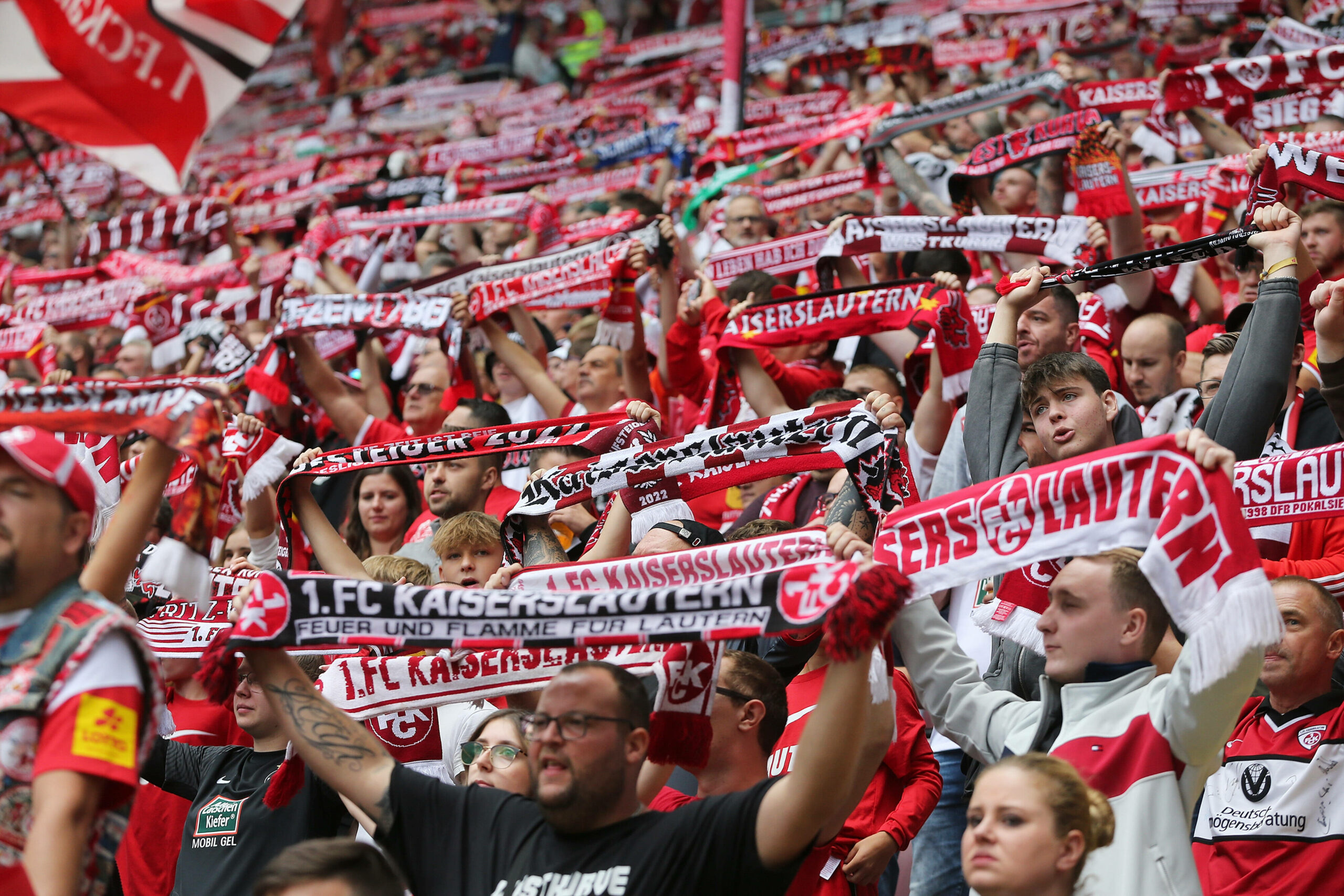 Lautern und die Auswärtsfahrer: 96 erwartet knapp 8.000 FCK-Fans ...