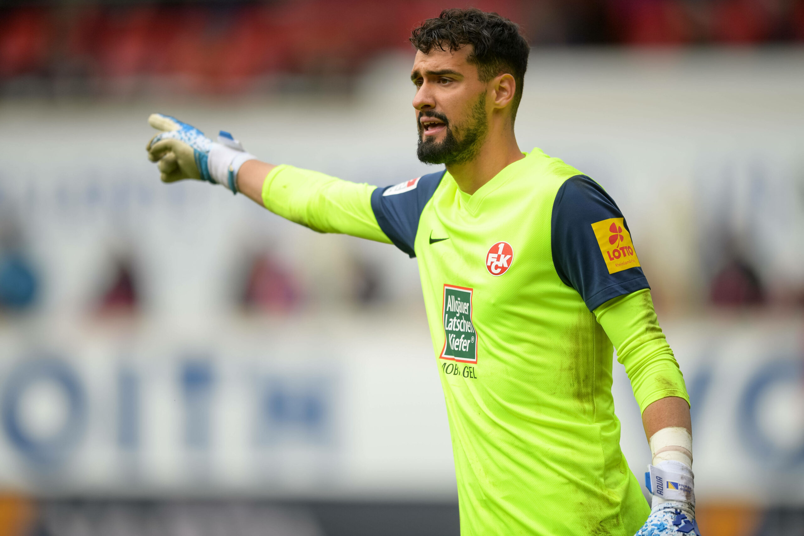 Vertrag verlängert: Spahic bleibt der sichere Rückhalt am Betzenberg ...