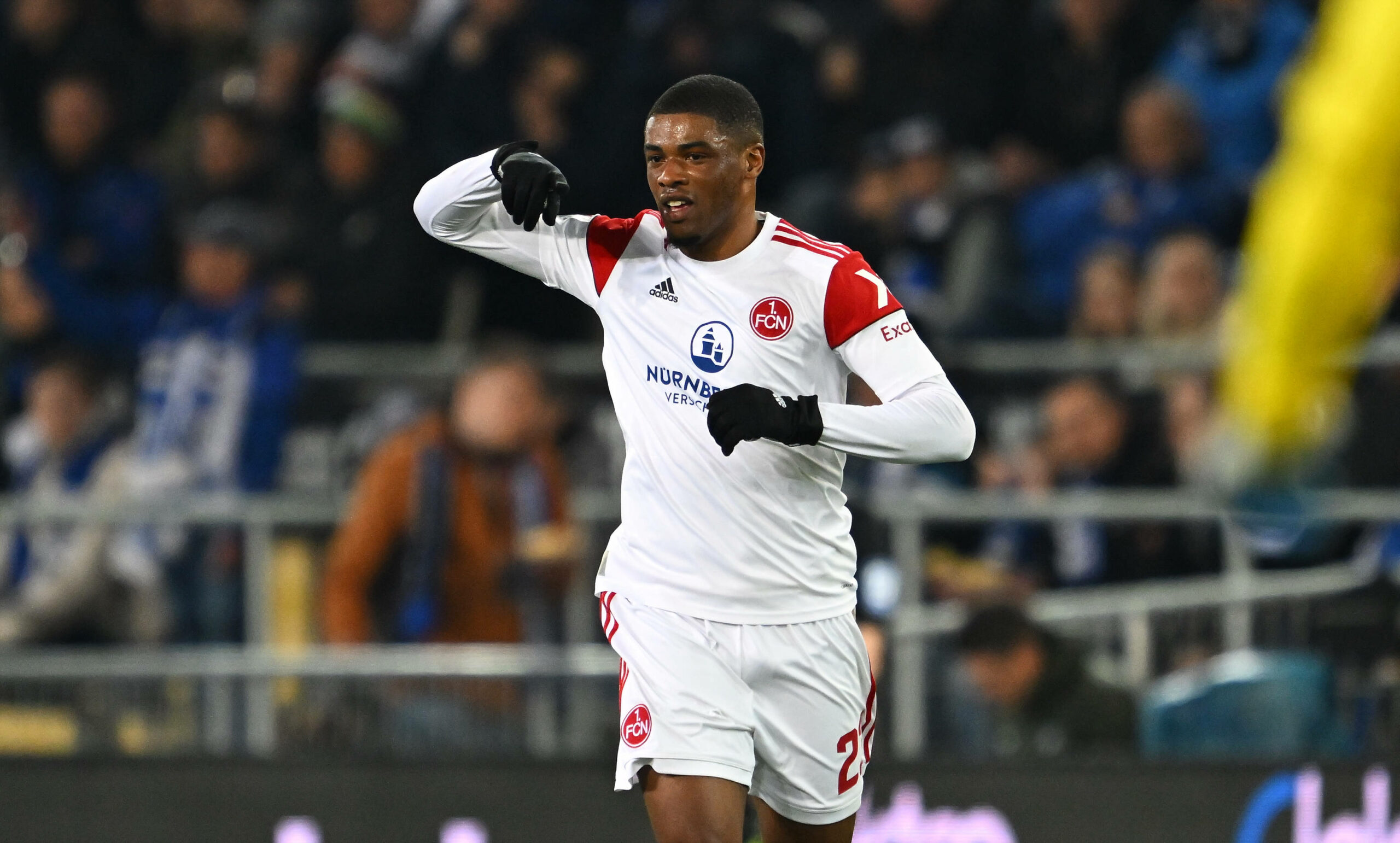 Schmerzen im Unterarm: Duah bricht FCN-Trainingseinheit ab – liga2 ...