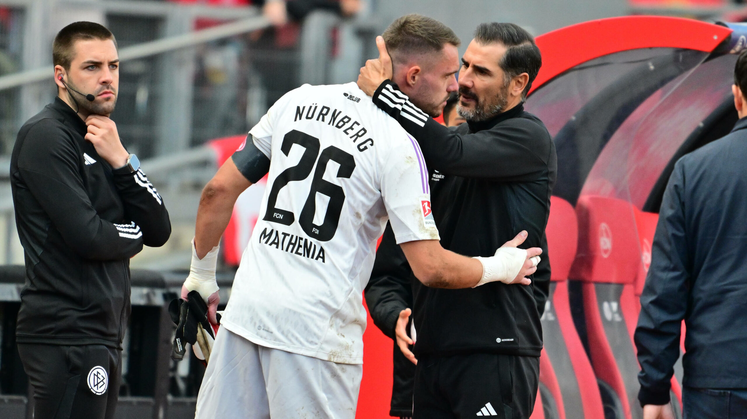 Fiel verteidigt Mathenia: „Pfiffe gehen nicht in meinen Kopf“ – liga2-online.de