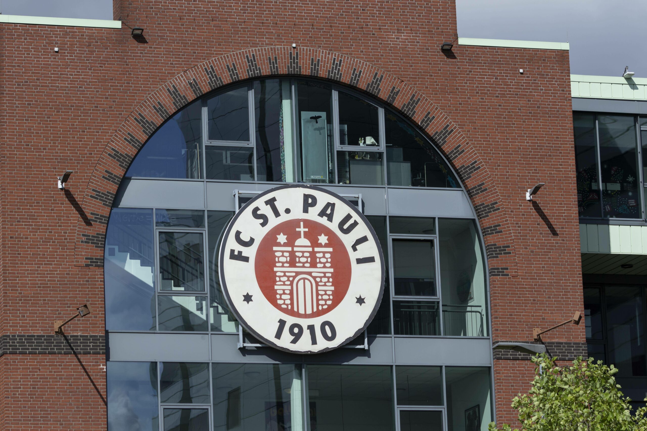 Tiefrote Zahlen: FC St. Pauli mit fast fünf Millionen Euro Verlust – liga2-online.de