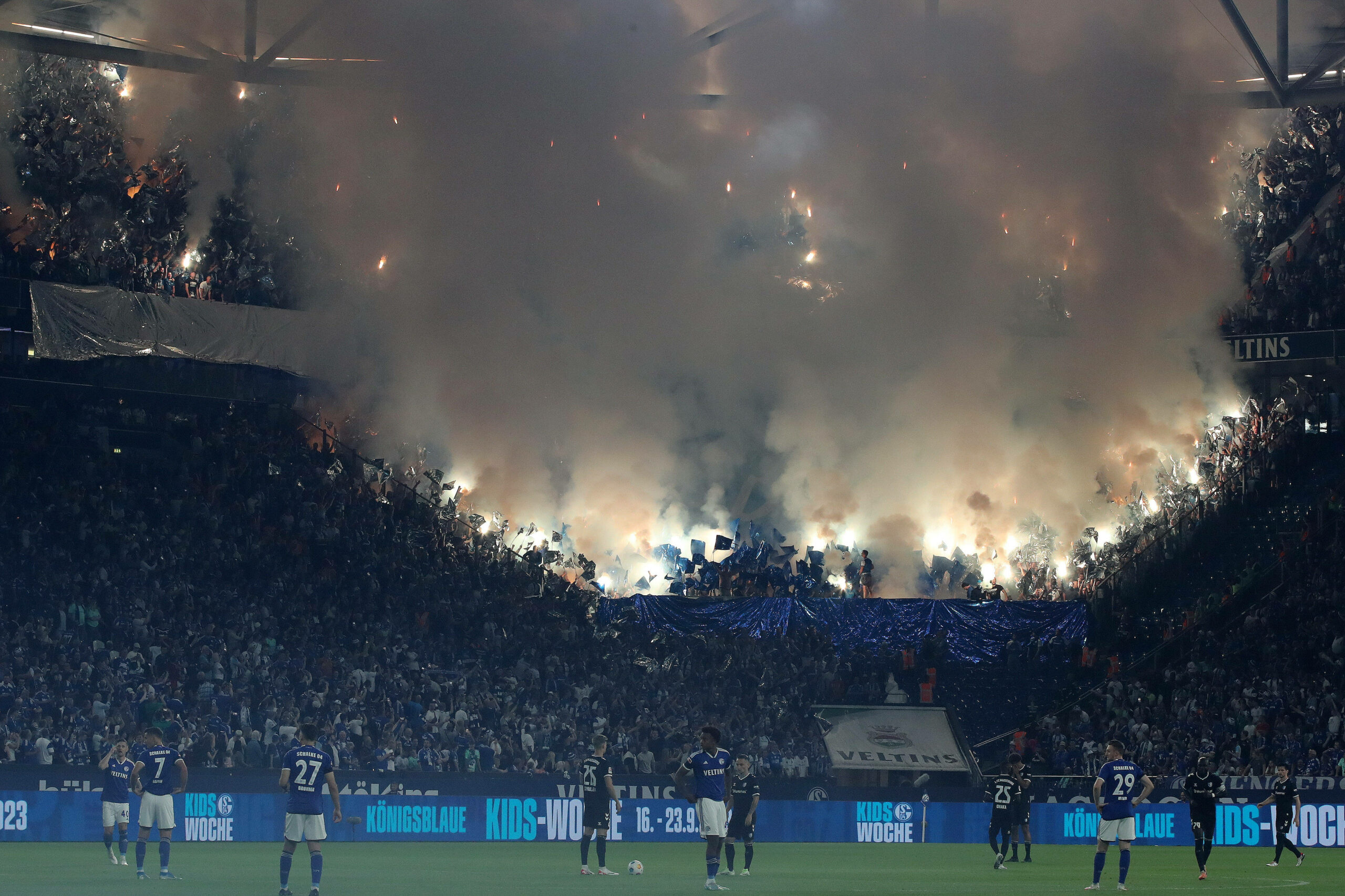 „Feuerteufel“: Geldstrafen für Magdeburg, Hertha und Wiesbaden – liga2 ...