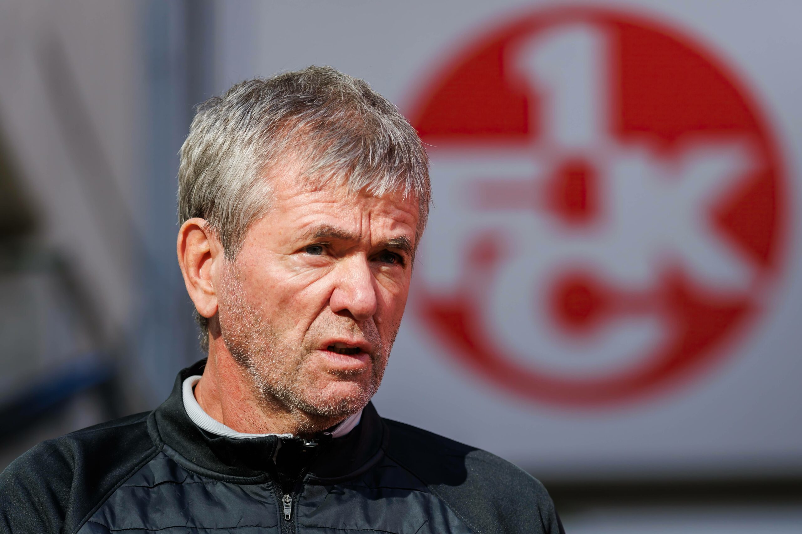 Funkel fordert Ellenbogen: „Es geht nur über den Kampf!“ – liga2-online.de