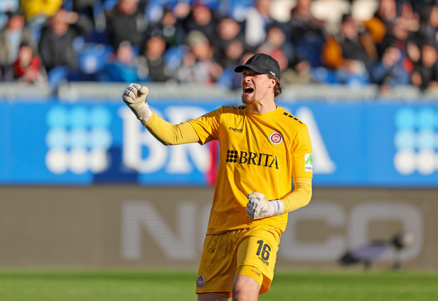 „Einer der besten Torhüter der Liga“: SVWW verlängert mit Stritzel ...