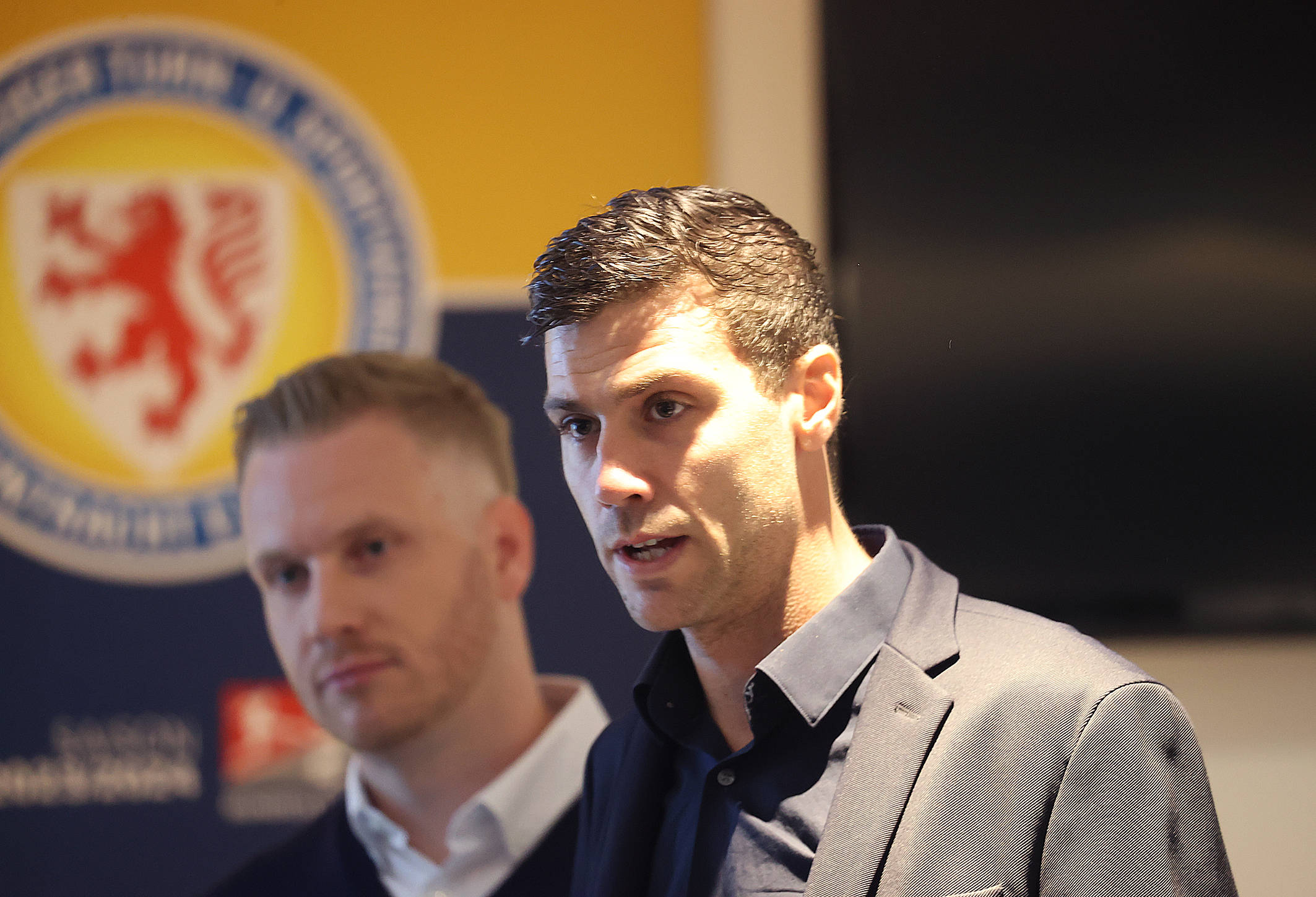 Kessel präsentiert den Nächsten: Szabo stürmt für die Eintracht – liga2 ...