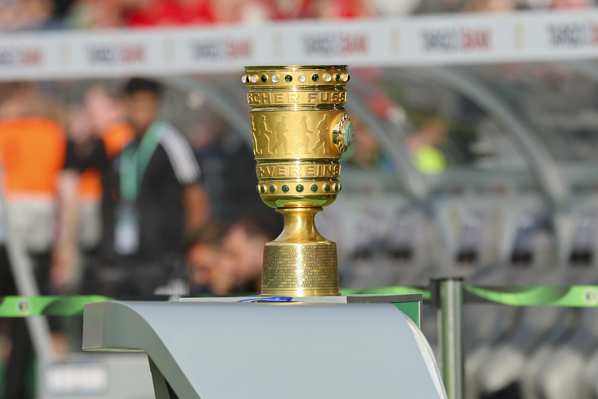 Viertelfinale im DFB-Pokal: 1. FC Köln muss nach Leverkusen – liga2 ...