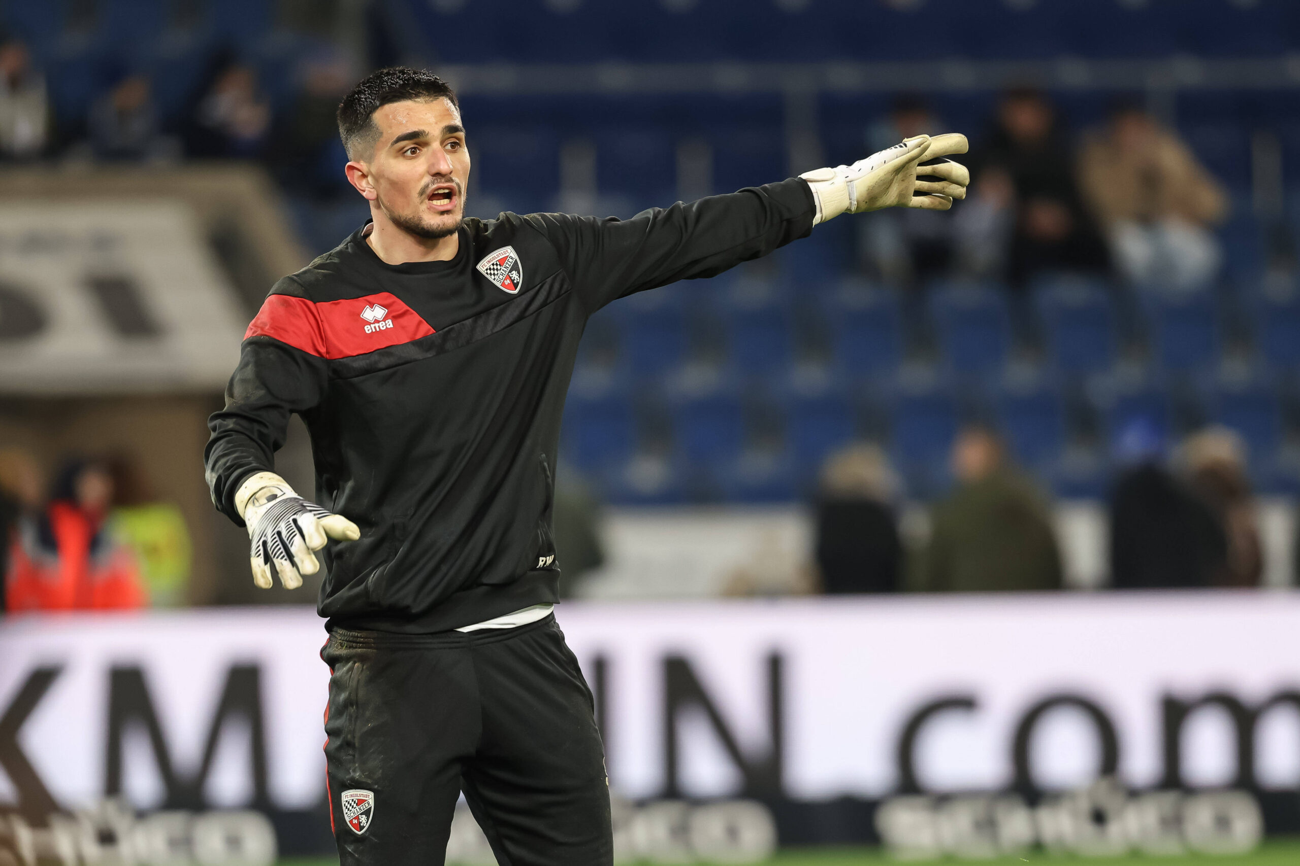 Der Plan mit Simoni: Kaiserslautern bestätigt Leihe von SGE-Talent ...