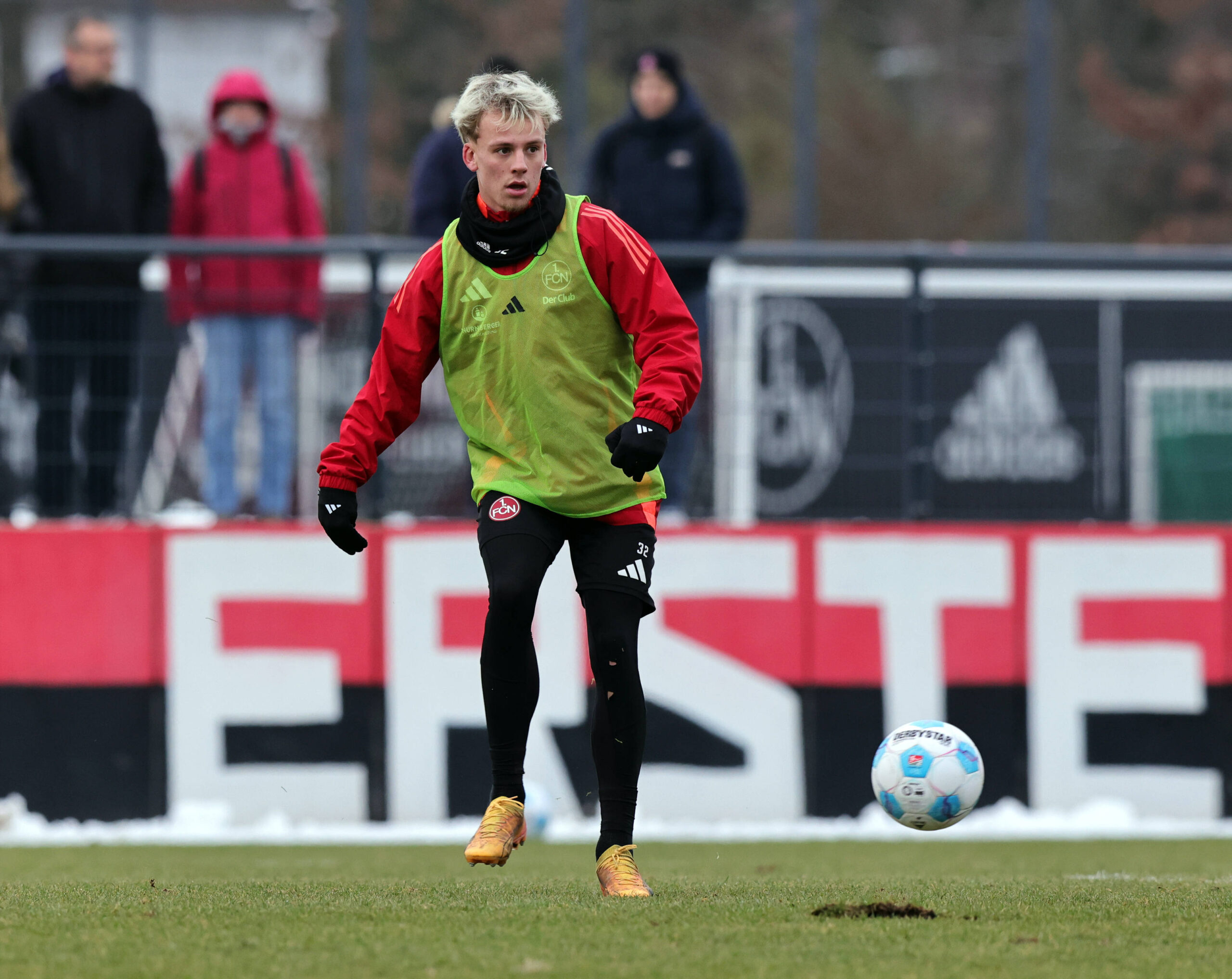 Mehrwöchige Pause beim FCN: Janisch erleidet Innenbandriss – liga2 ...