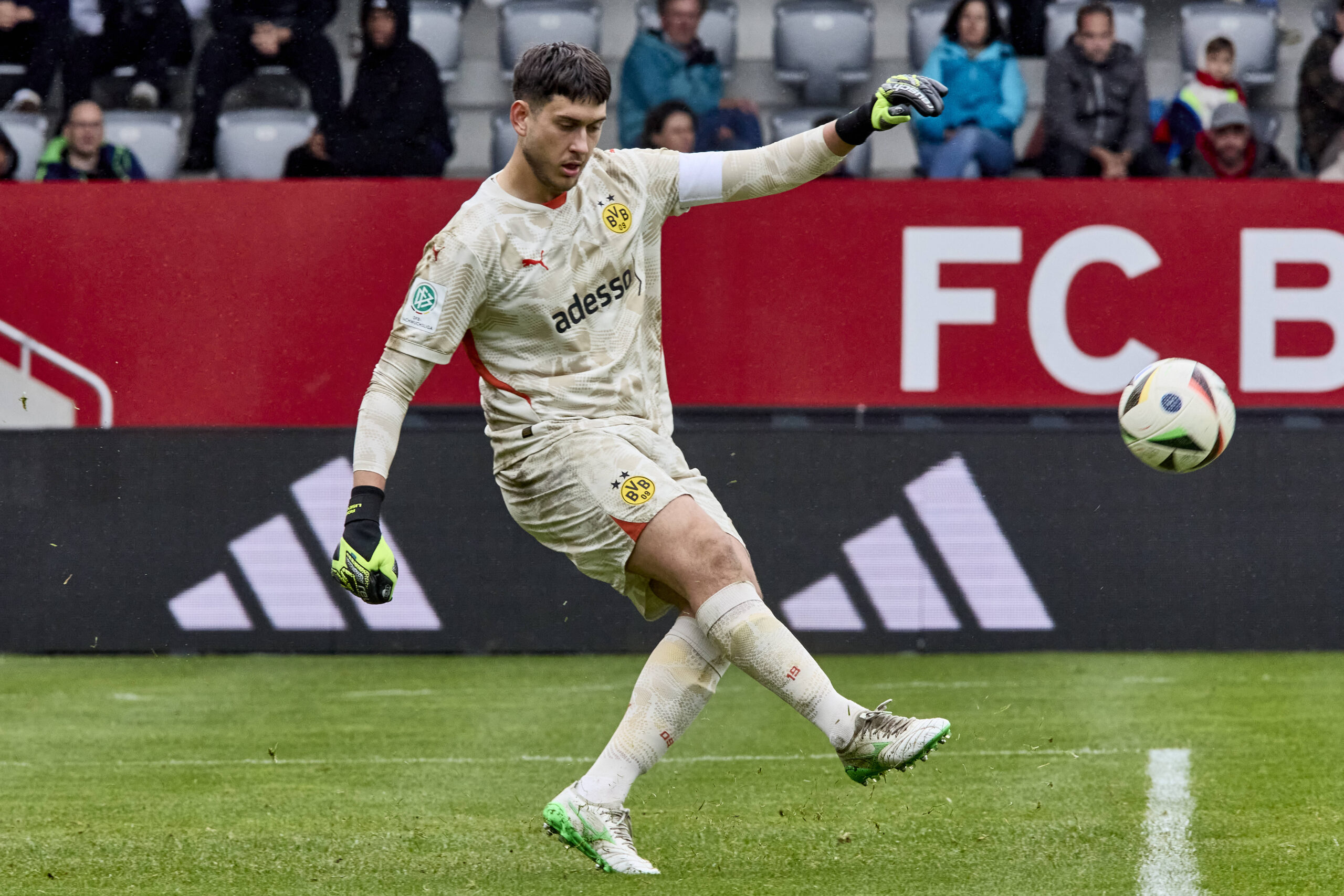 Fix: BVB-Jugendtorwart Lisewski unterschreibt beim 1. FC Nürnberg ...